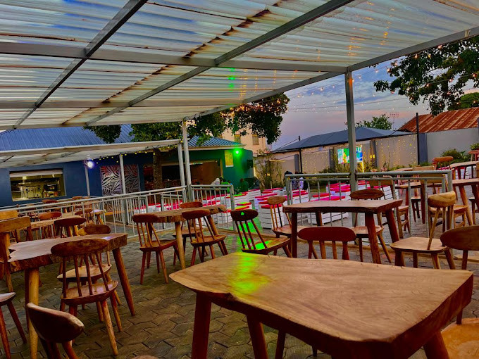 711 Lounge & Restaurant Kampala